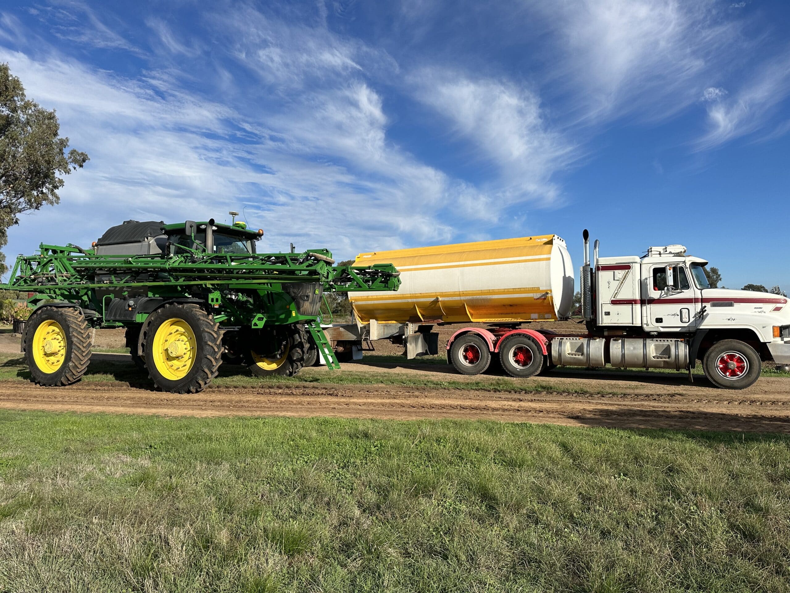 John Deere R4045 - Broadacre Contracting